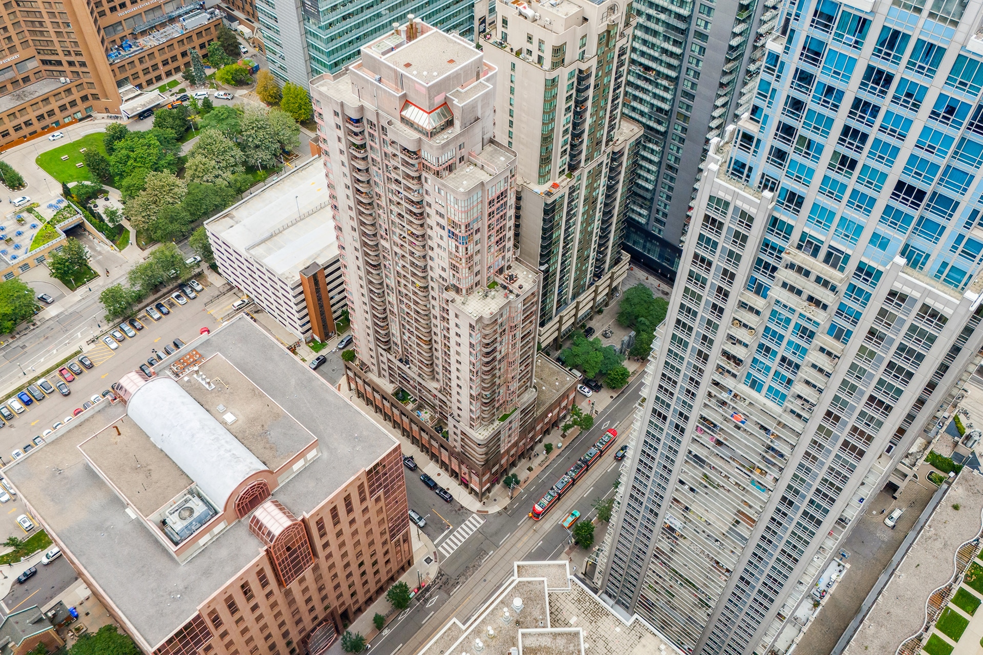 736 Bay Street (Residential) - EY Parthenon | Conservatory Group